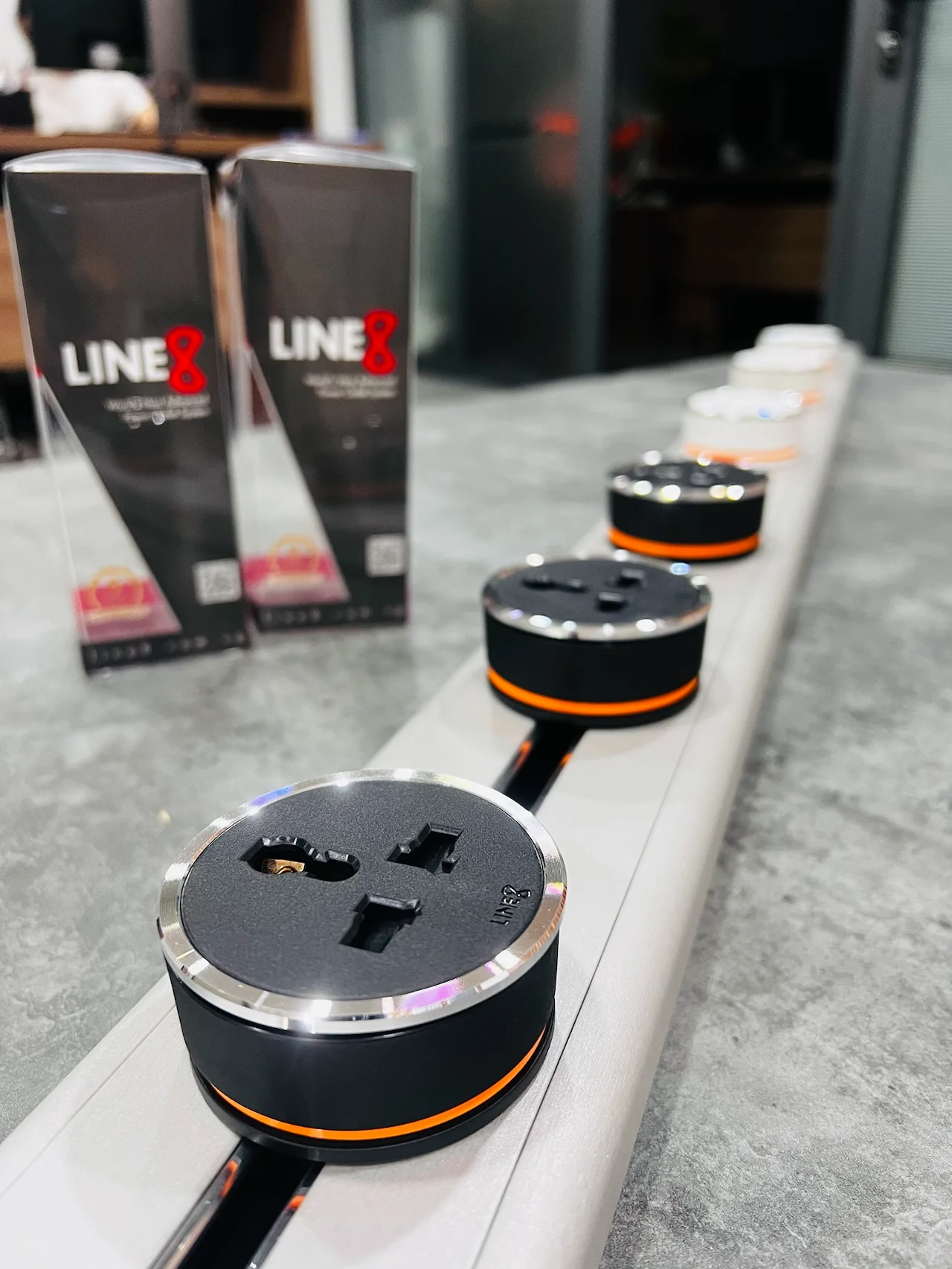 Line8 - Model S (Lắp nổi)